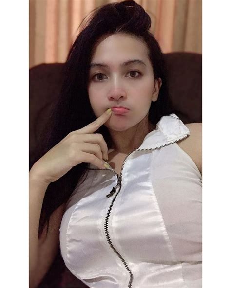 5 Foto Dianna Dee Starlight Hot Mom Saingan Tante Ernie Yang Wajahnya
