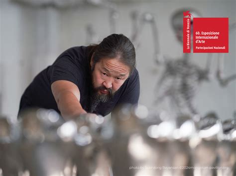 Олон улсын дүрслэх урлагийн биеннальд А Очирболд Монгол Улсаа төлөөлөн