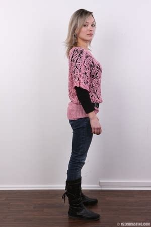 Beautifully Shaped Sex Model Shows Off Her Sweet Skin B XXX Dessert