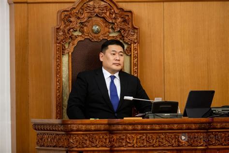 Л Оюун Эрдэнэ Нислэгийн чиглэл өөрчилсөн нь 800 орчим сая төгрөгийн зардлыг 40 сая төгрөг