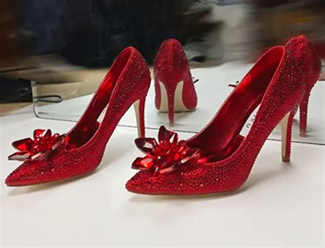 Г свадебные туфли в европейском стиле женские белые туфли со стразами красные свадебные туфли