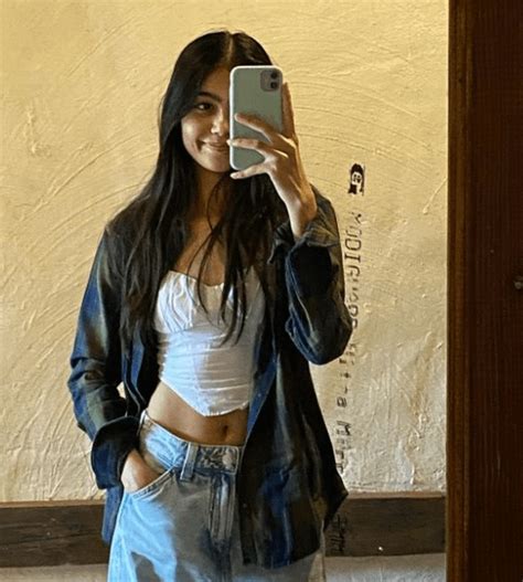 Cute Or Hot R Croptopgirls