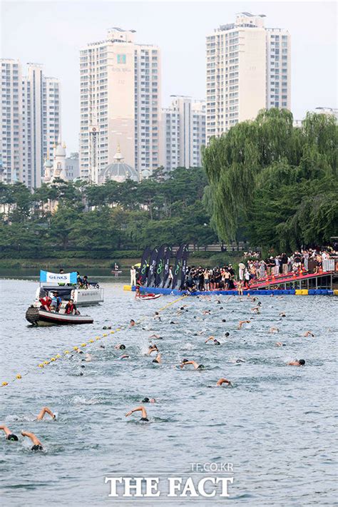 롯데월드타워 도심 속 이색 스포츠…lotte Oe Race 개최 [tf사진관] 포토 인쇄하기 The Fact