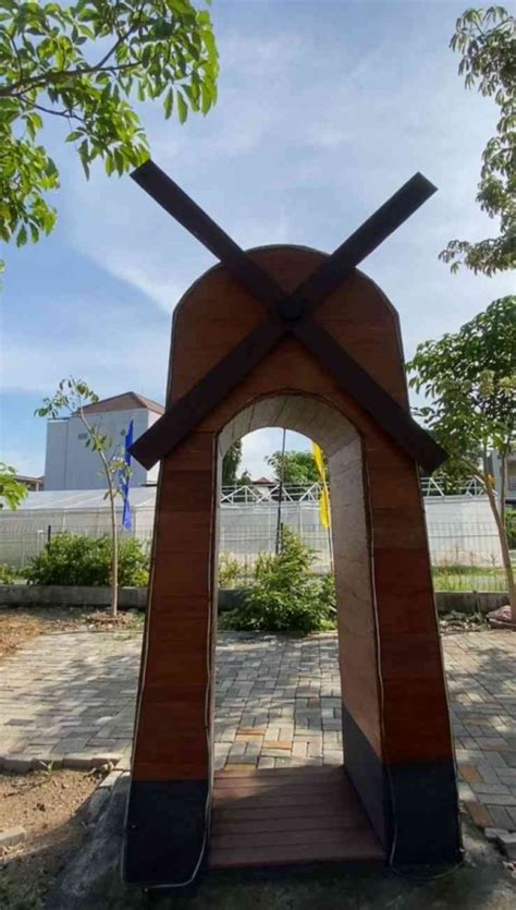 Pemanfaatan Ruang Terbuka Hijau Publik Untuk Pemberdayaan Umkm Pada Eco