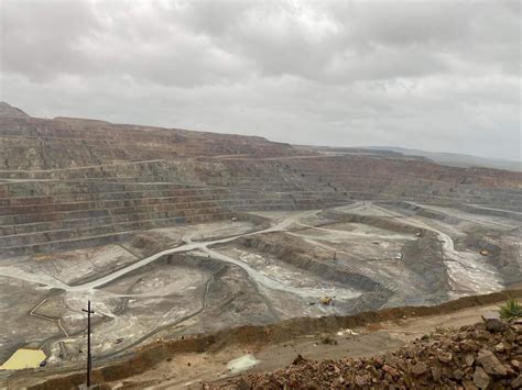 “Эрдэнэт үйлдвэр” ийн ерөнхий захирал Г Ёндон ажил хаялттай холбоотой мэдэгдэл хийлээ