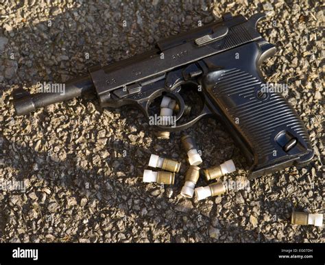 Walther P 38 Fotos Und Bildmaterial In Hoher Auflösung Alamy