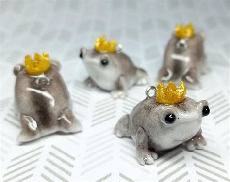 Toad Frog Crown Gold One Charm Pendant For Jewelry Necklace Beading