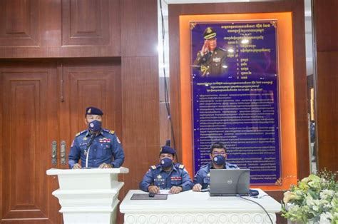 ឧត្តមសេនីយ៍ឯក រ័ត្ន ស្រ៊ាង