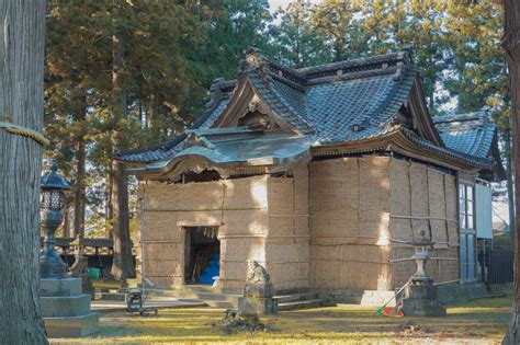 冬の風物詩社殿の雪囲いをしました 藤基神社 お祓い初宮詣七五三は新潟村上の藤基神社