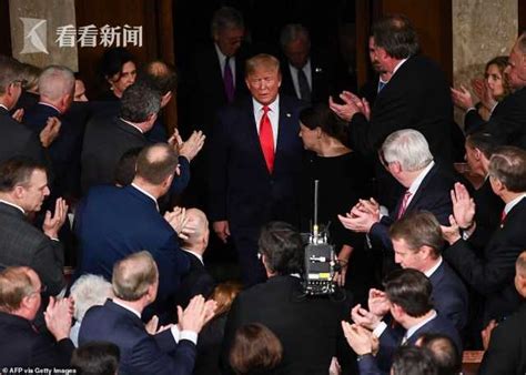 特朗普拒握手 佩洛西撕讲稿国情咨文讲话变宫斗国情咨文特朗普新浪新闻