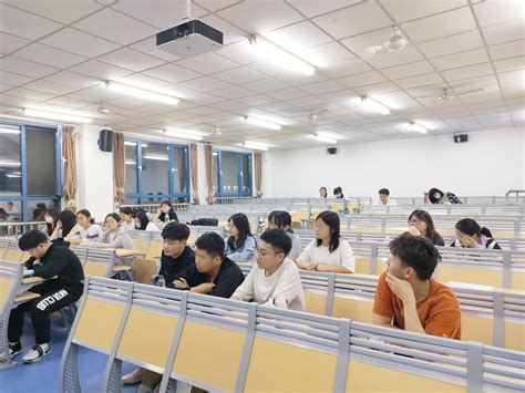 青春无问西东 奋斗自成芳华——数学与统计学院召开考研交流会 沧州师范 数统学院