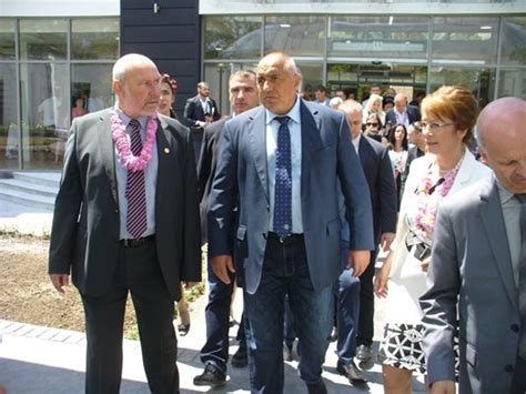 Премиерът Бойко Борисов откри Музея на розата в Казанлък ще спира разрухата в чинията на Бузлуджа