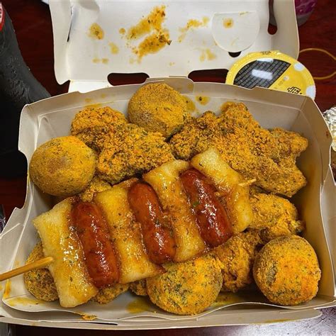 유니 먹스타그램 On Instagram 뿌링클 Bhc 소떡소떡 뿌링치즈볼 생일 때 받은 기프티콘 쓰기 💫 코로나 때문에 밖에도 못 나가구 ㅠㅠㅠㅠㅠㅠ 울님들고