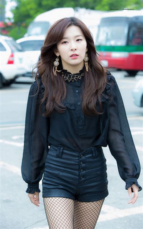 Seul Gi Deep Blue Eyes