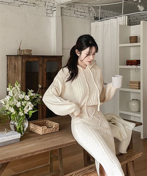 러브썸원 셰리드 꽈배기 후드 니트 밴딩 롱 스커트 세트 위시버킷