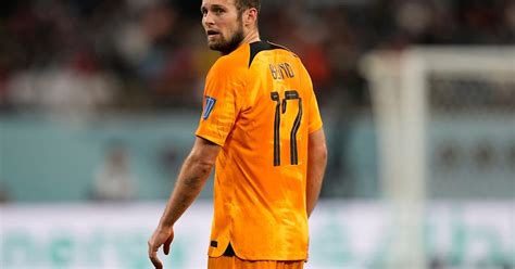 Vm Spelaren Lämnar Ajax Fri Att Välja Klubb