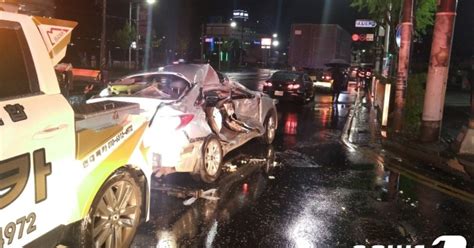 전북 익산서 승용차 트럭 충돌 1명 사망·3명 부상