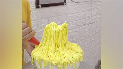 Watch This Woman Is Making Maggi Cake Without Maggi Internet Is Loving It Ndtv Food