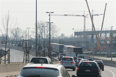 Half Uur File Op A12 Richting Antwerpen Vanaf Londerzeel Twee Rijstroken Versperd Ter Hoogte