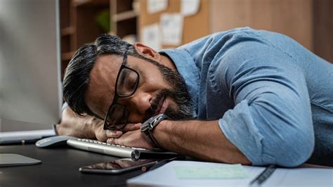 If Youre Secretly Miserable At Work These 11 Behaviors Will Give You