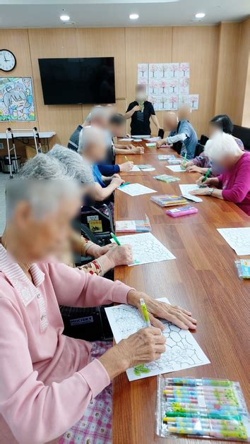 20220706 여가활동 능소화 색칠하기 파주솔밭요양원 주야간보호센터