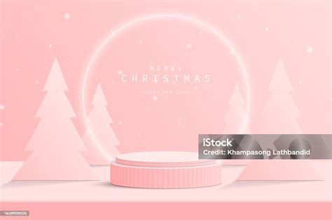 추상적인 분홍색 3d 실린더 연단 받침대는 크리스마스 트리 빛나는 네온 반지와 눈이 있는 책상 테이블에 있습니다 제품 전시 프리젠테이션 또는 판촉일을 위한 플랫폼 메리