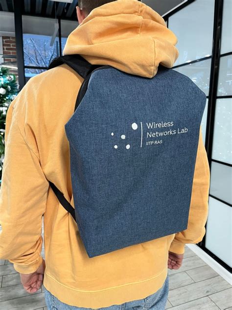 Мы выполнили рюкзаки с вышивкой для «wireless Networks Lab