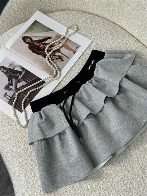 Спідниця Miu — ціна 3600 грн у каталозі Міні спідниці Купити жіночі речі за доступною ціною на