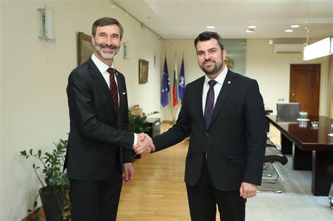 Посолство Георг Георгиев Словакия е наш партньор в ЕС и съюзник в НАТО поддържаме активно