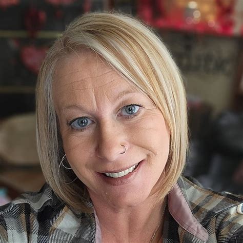 Tara Decker Ownerphotographer Captured Xpressions By Tara Linkedin