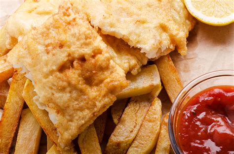 빵집 종이에 케첩 소스와 레몬 전통적인 영국 거리 음식 물고기와 칩 감자 요리에 대한 스톡 사진 및 기타 이미지 감자 요리 감자 칩 건강에 좋지 않은 음식 Istock