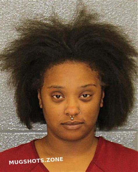 Wright Amber Sharde 12242025 Mecklenburg County Mugshots Zone