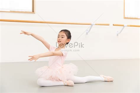 귀여운 소녀 그림 춤 발레입니다 사진 무료 다운로드 Lovepik