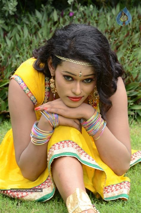 Actress Nisha Hot Stills Photo 83 Of 86