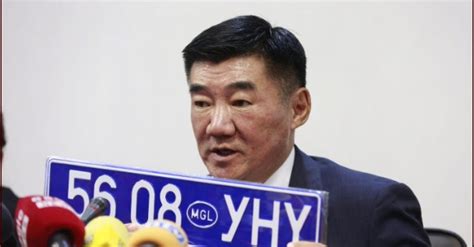 Төрийн байгууллагын автомашины улсын дугаарыг хар хөх дэвсгэр өнгөөр ялгахаар боллоо · Dorgio Mn