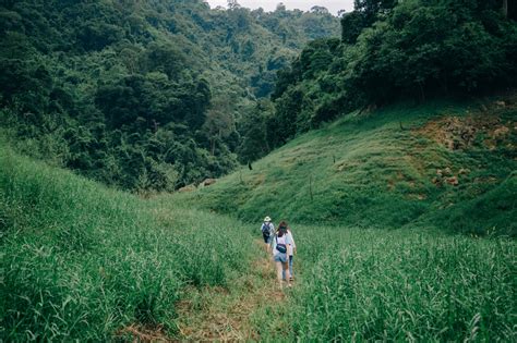 ปักหมุดเช็คอินไปกรีนแลนด์เมืองไทย ‘น้ำตกเขาช่องลม จ นครนายก