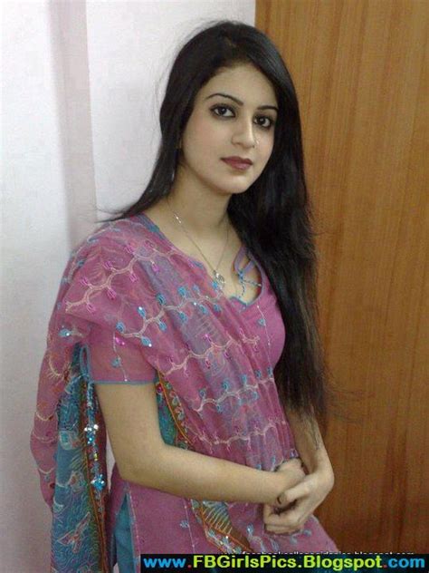 Facebook College Girls Chicks Profile Photo Collection Pack 5