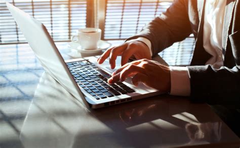 Постоянният представител на Австрия в ЕС подаде оставка водил анонимен блог със сексуално