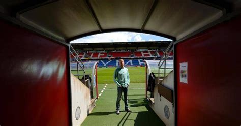 Nu är Robin Simovic åter I Rampljuset Hd