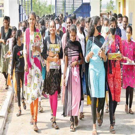 Admissions ప్రవేశాలకు దరఖాస్తుల ఆహ్వానం Invitation Of Applications For Admissions Sakshi