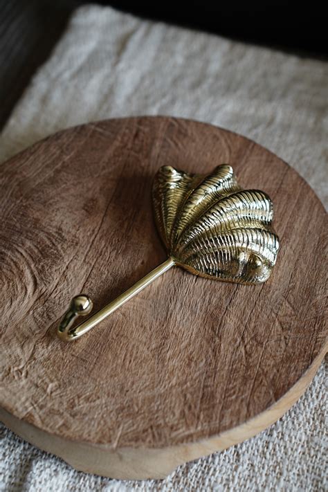Brass Clam Shell Hook Silux Brass Clam Shell Hook Silux