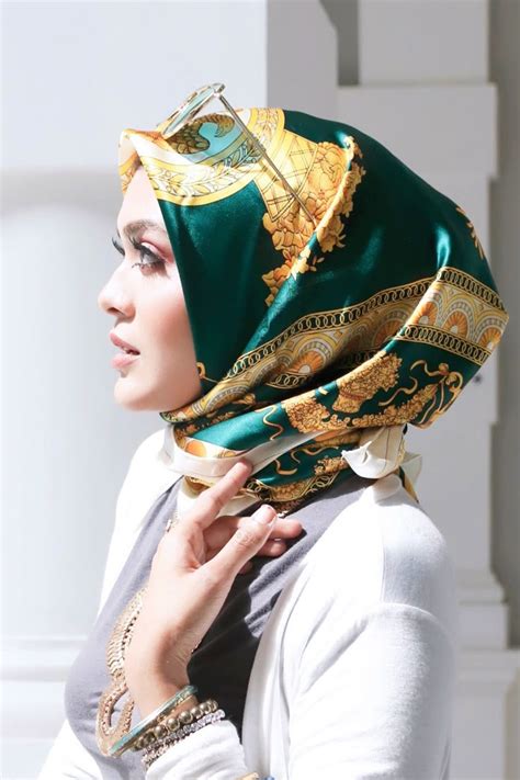 Head Scarf Styles For Fashionable Hijab