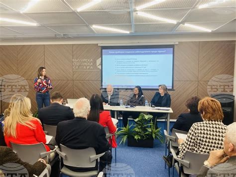 Процедурата по внос на работници от трети страни продължава да е твърде бюрократична заяви зам