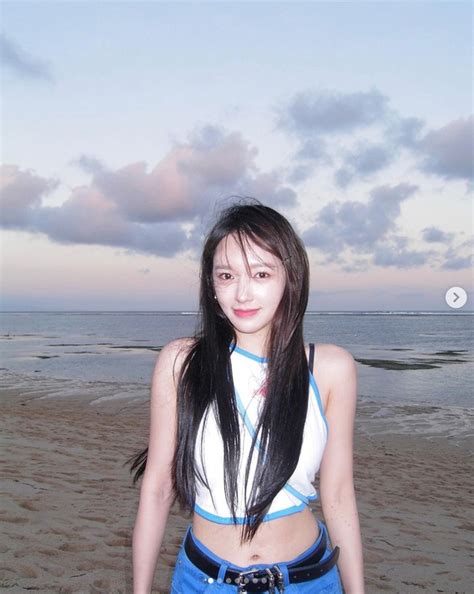 7 Foto Seksi Cheng Xiao Di Bali Digosipkan Jadi Selingkuhan Tony Leung