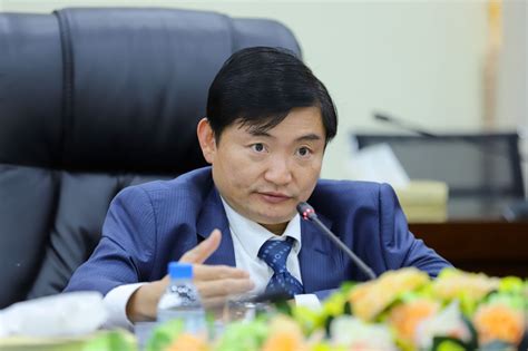 រដ្ឋមន្ត្រីក្រសួងការងារ និងបណ្តុះបណ្តាលវិជ្ជាជីវៈ និងអង្គការlabs