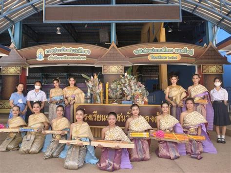 วันที่ 27 กรกฎาคม 2566 โรงเรียนชุมชนวัดหนอง ค้อจัดกิจกรรมแห่เทียนจำนำพรรษา เนื่องในวันเข้าพรรษา