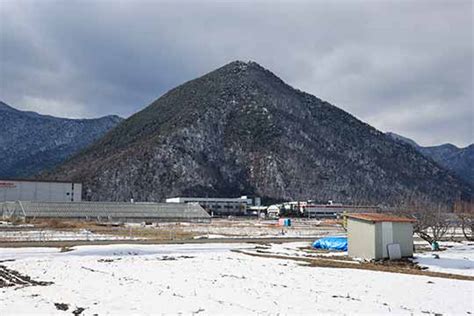 4月に登りたい春山登山 花が咲く山や残雪期の山 登山百景