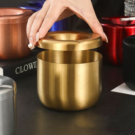 Badu Bg Кръгъл пепелник за цигари от неръждаема стомана с капак Преносим метален ветроустойчив