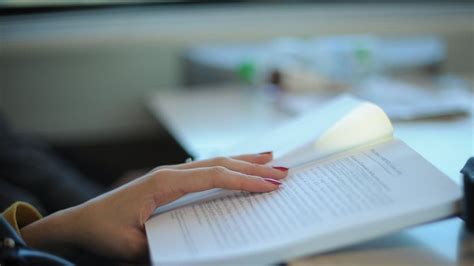 Buatlah Tabel Distribusi Frekuensi Yang Memuat Range R Jumlah Kelas