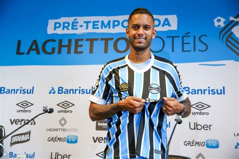 Rômulo Se Apresenta No Grêmio E Sonha Em Dar A Volta Por Cima Na Carreira